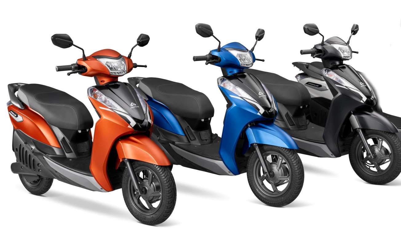 Ampere e2W registers over 1 lakh retail sales in the FY 2022-23 ...