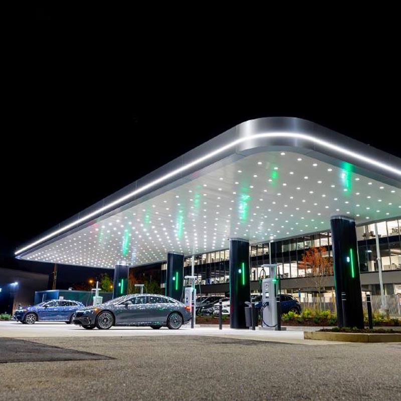 Mercedes-Benz launches first EV charging hub in North America ...