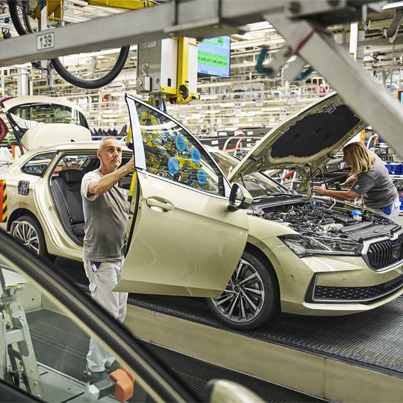 Skoda launches all-new Superb production in Bratislava | Autoguideindia