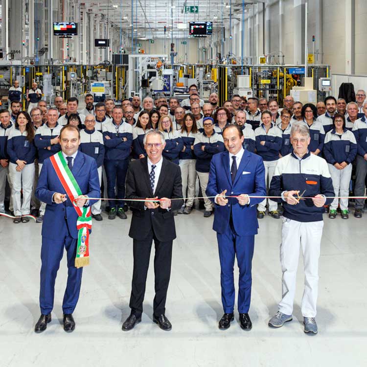 Stellantis announces manufacturing activity launch with eDCTs at its ...