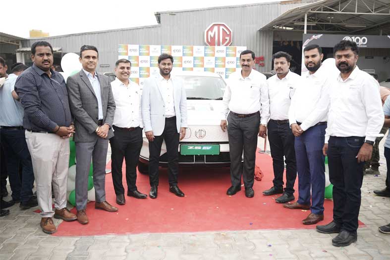 JSW MG Motor India delivers 201 EVs on a single day in Bengaluru ...