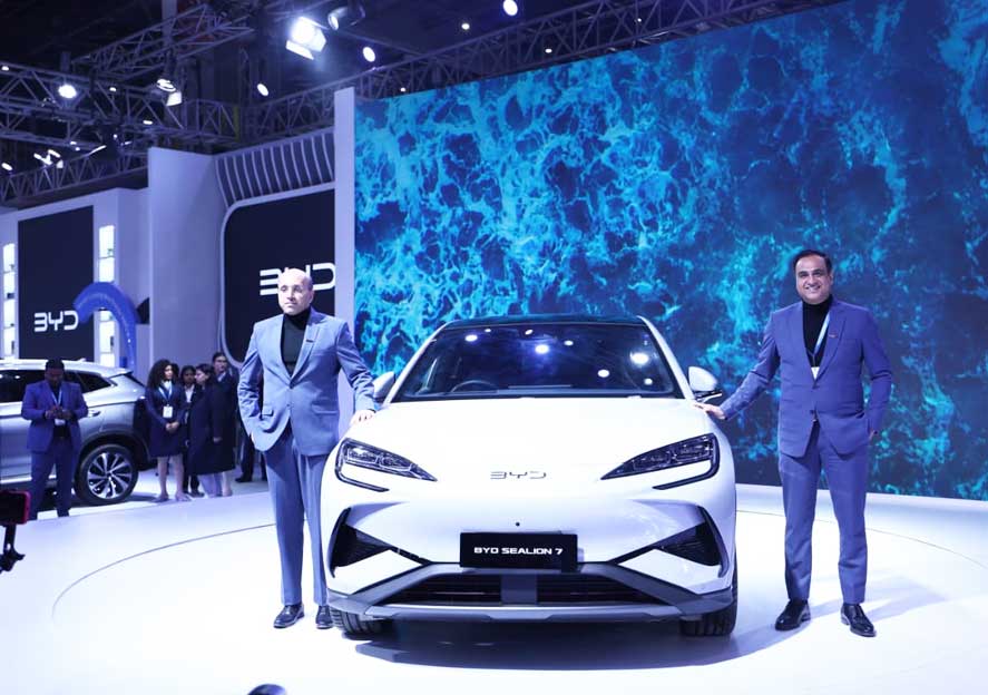 BYD India launches the BYD SEALION 7 Pure Performance eSUV at Bharat ...