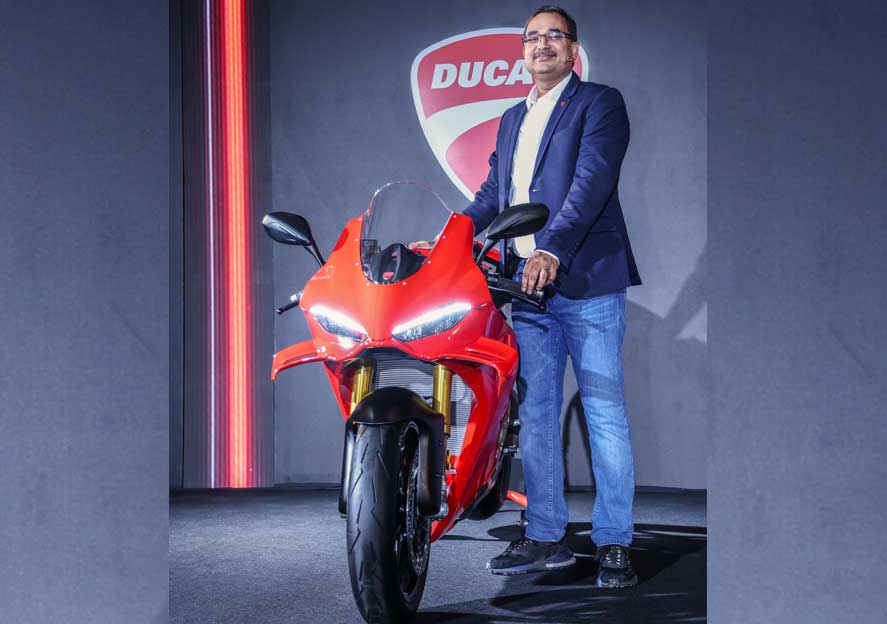 Ducati launches the 2025 Panigale V4 in India, setting a new benchmark ...
