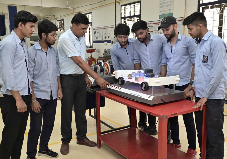 Maruti Suzuki launches High Voltage EV training across 130 ITIs to ...
